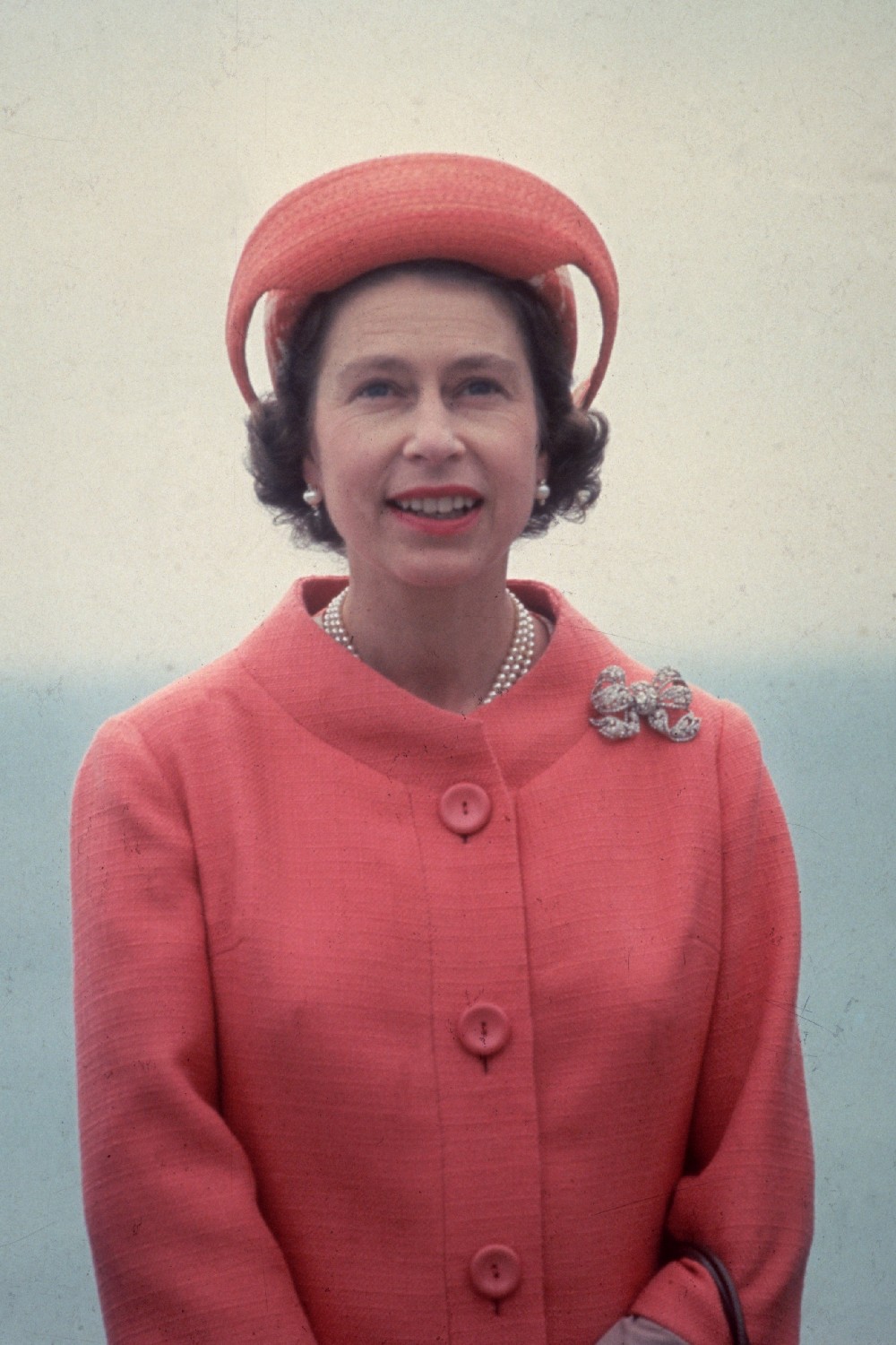 Queen Elizabeth II Best Fashion Moments Of All Time